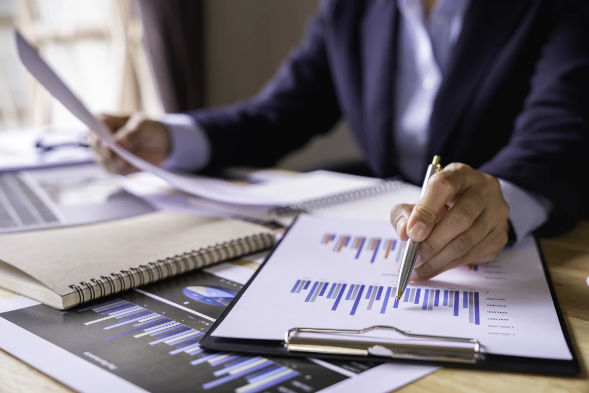 Saisie sur compte bancaire : comprendre et réagir face à cette ...